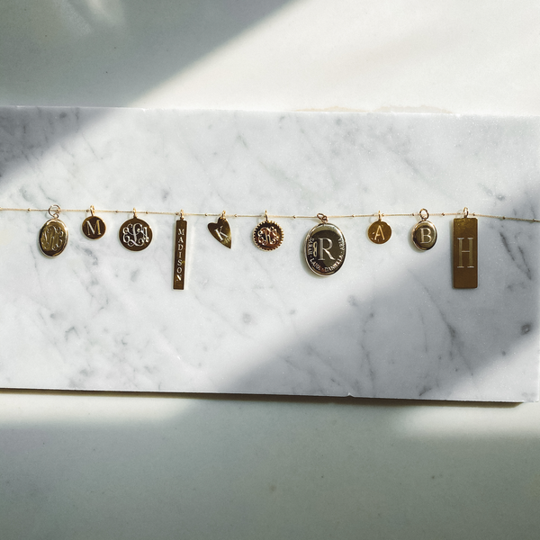 SARAH CHLOE PERSONALIZED MADI INITIAL PENDANT
