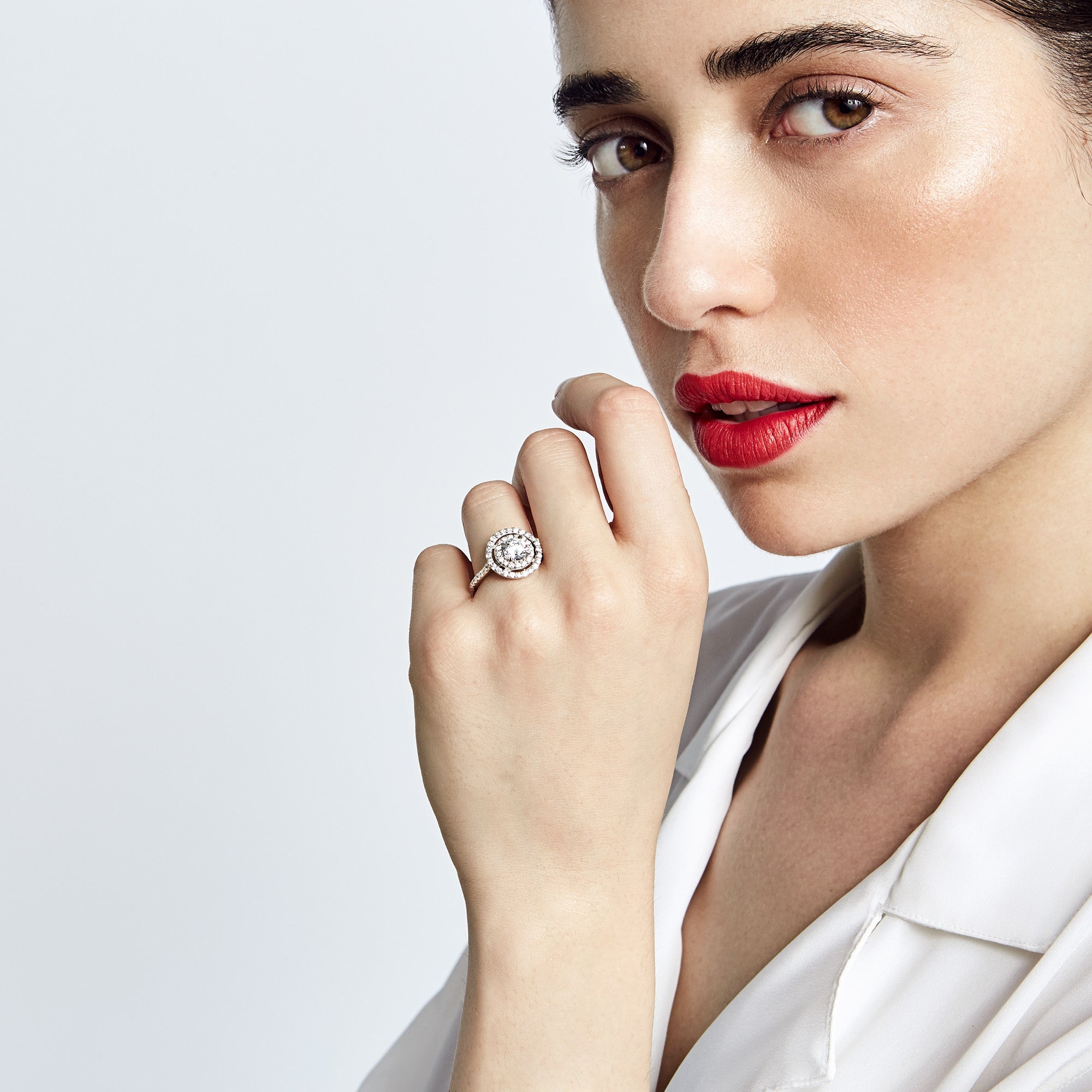 SARAH CHLOE CLASSIC ENGAGEMENT RING
